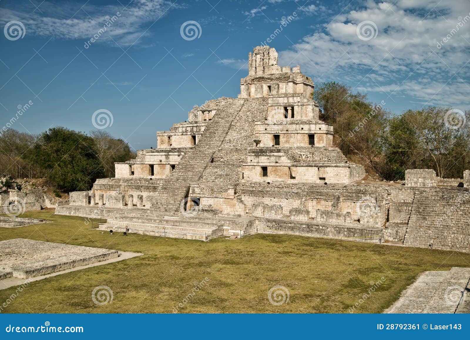 Maya ruins of Edzna stock image. Image of campeche, construction - 28792361