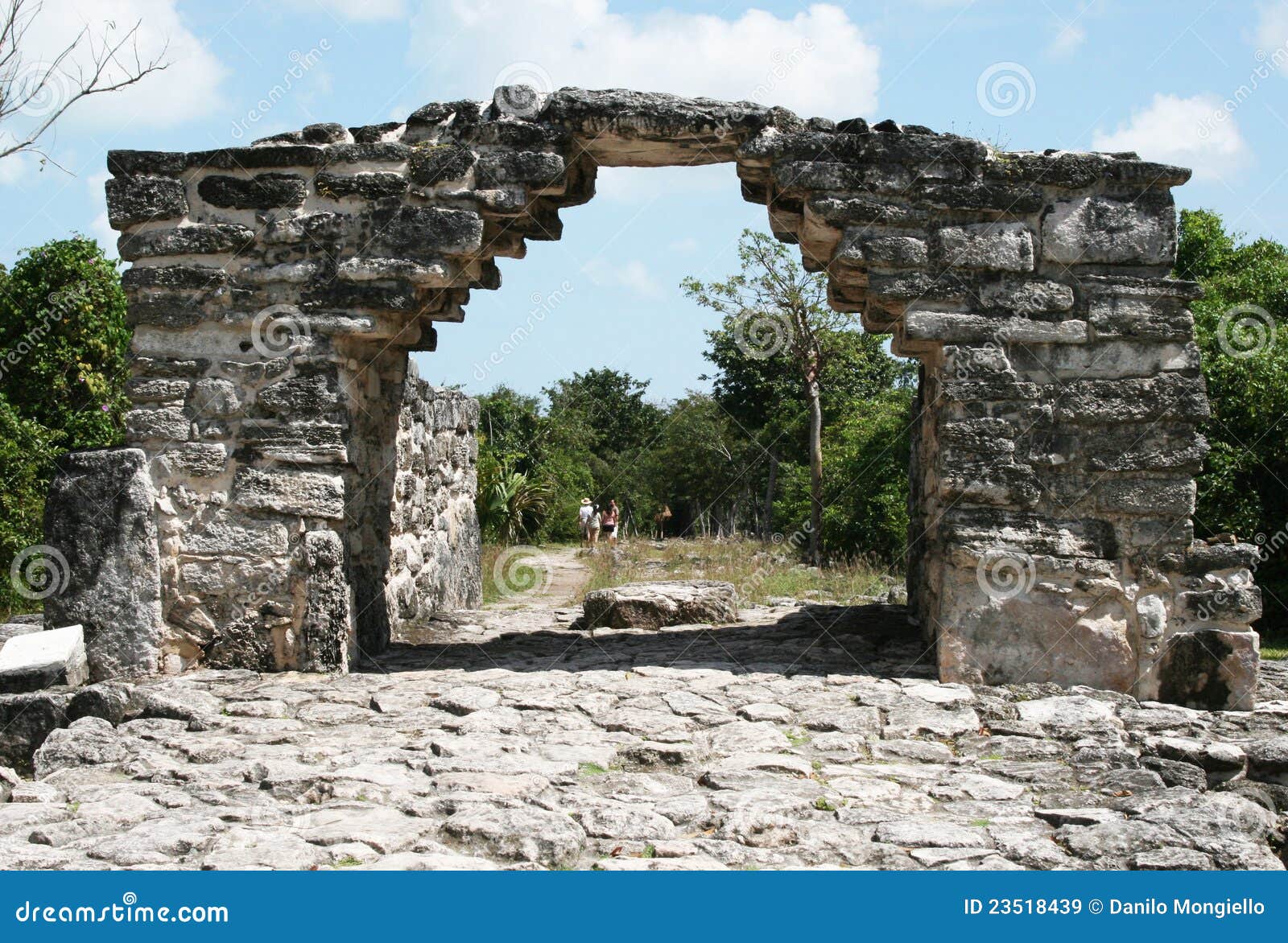 Mayan Arch Royalty Free Stock Images - Image: 23518439