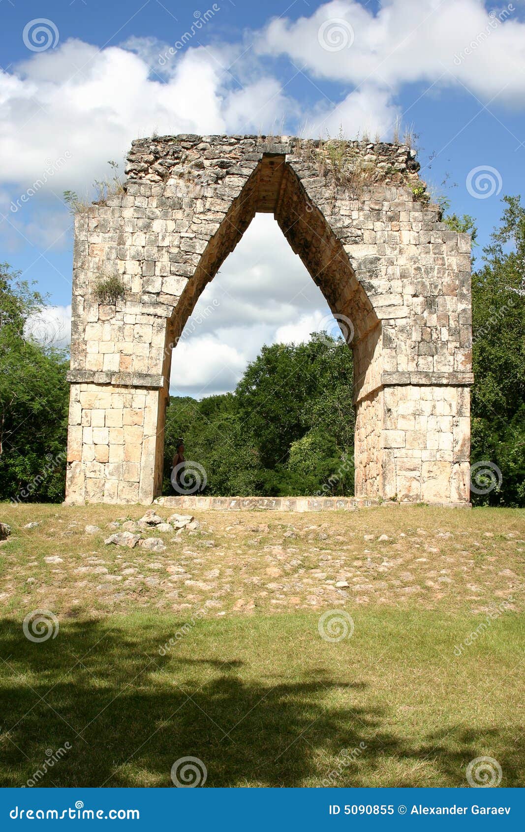 Mayan arch stock image. Image of pyramid, travel, jungle - 5090855