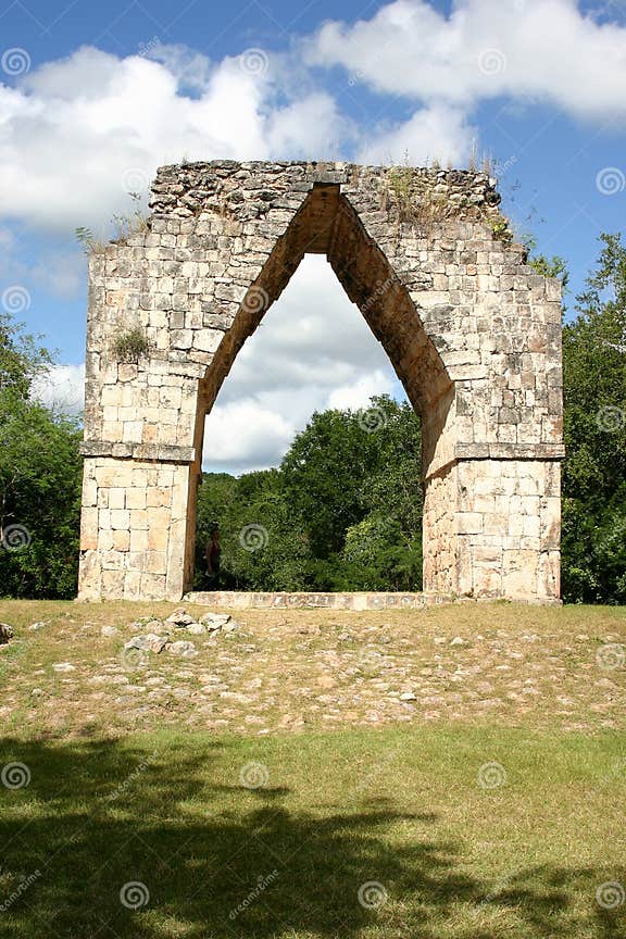 Mayan arch stock image. Image of pyramid, travel, jungle - 5090855