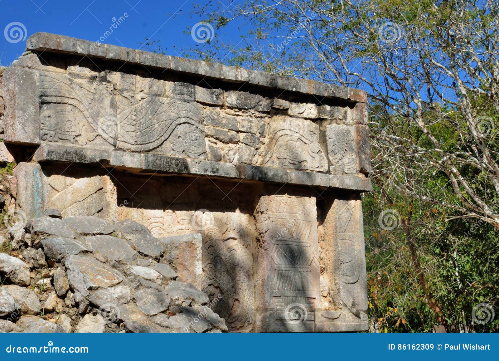 Mayan Building at Chichen Itza Stock Image - Image of building, wall ...