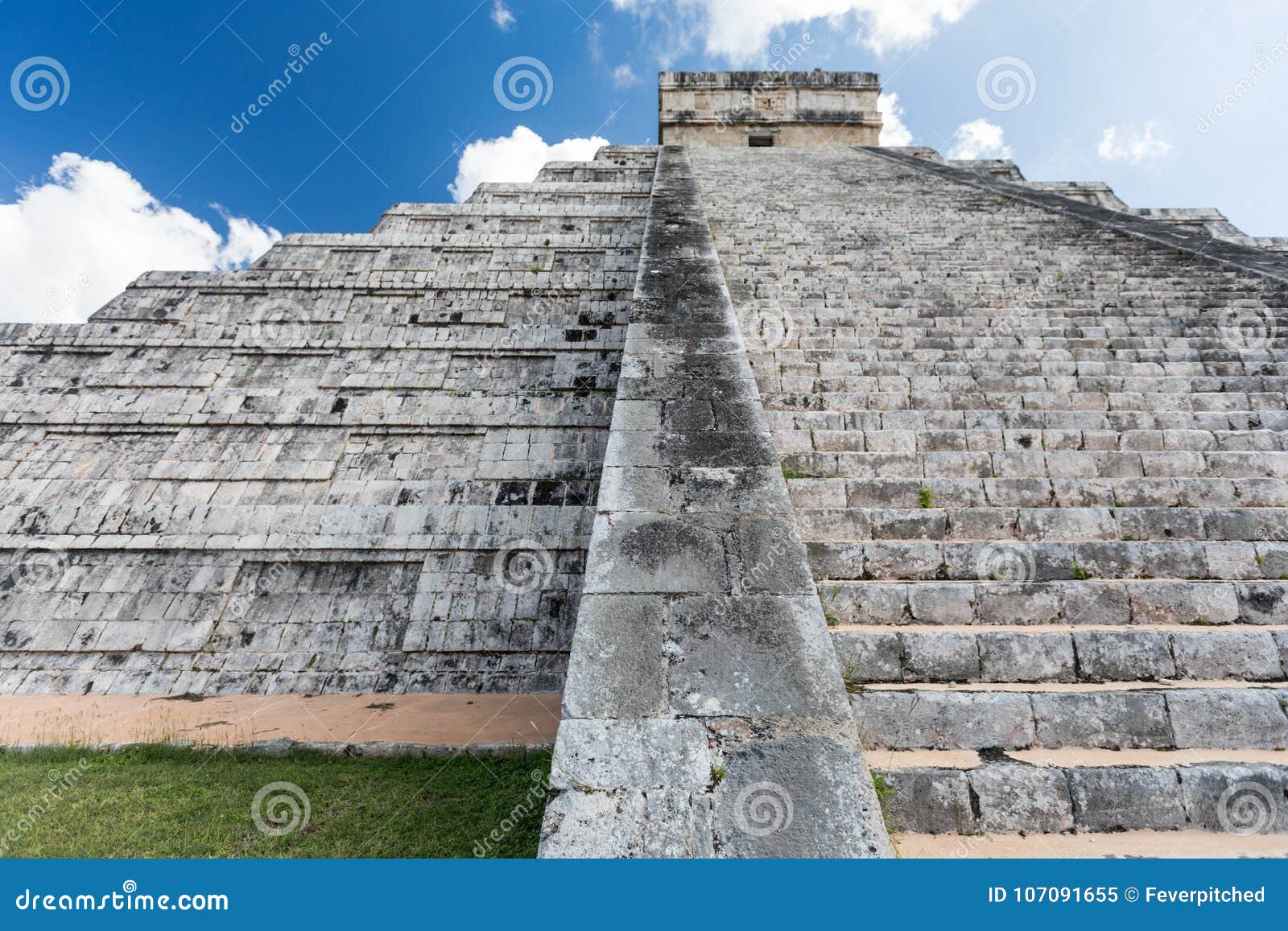 Mayan El Castillo Pyramid at the Archaeological Site in Mexico Stock ...