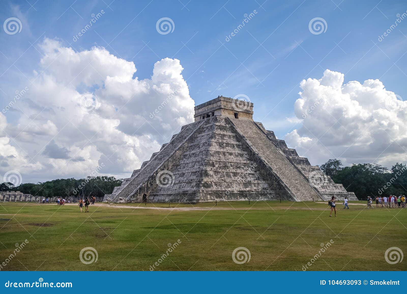 Mayan Pyramid of Kukulkan editorial stock photo. Image of mayan - 104693093