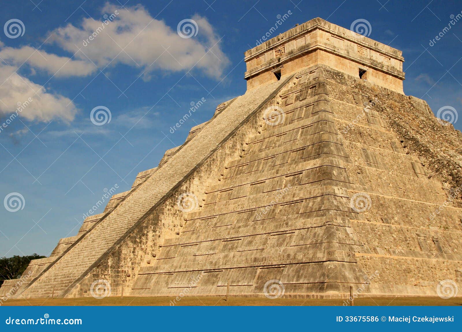 Mayan Pyramid of Kukulkan, Mexico Stock Photo - Image of pyramid ...