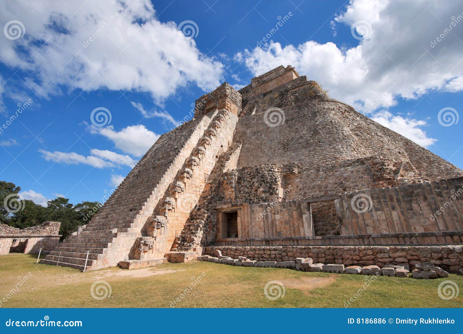 Mayan Pyramid In Mexico Royalty Free Stock Image - Image: 8186886