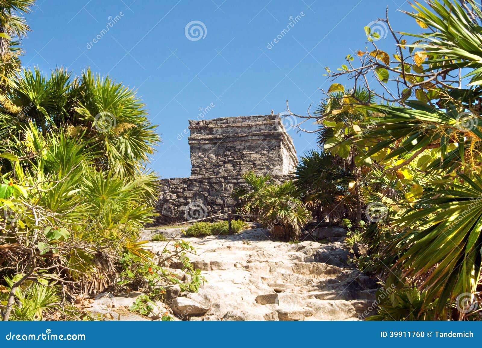 Mayan Pyramid, Tulum, Mexico Stock Photo - Image of pyramid, temple ...