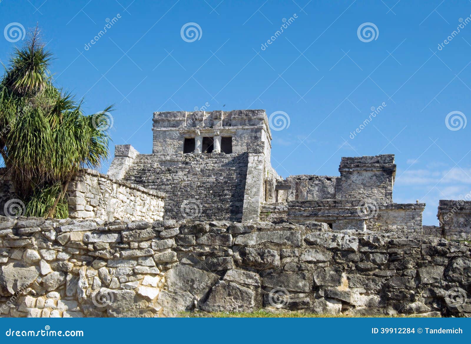 Mayan Pyramid, Tulum, Mexico Stock Photo - Image of pyramid, building ...