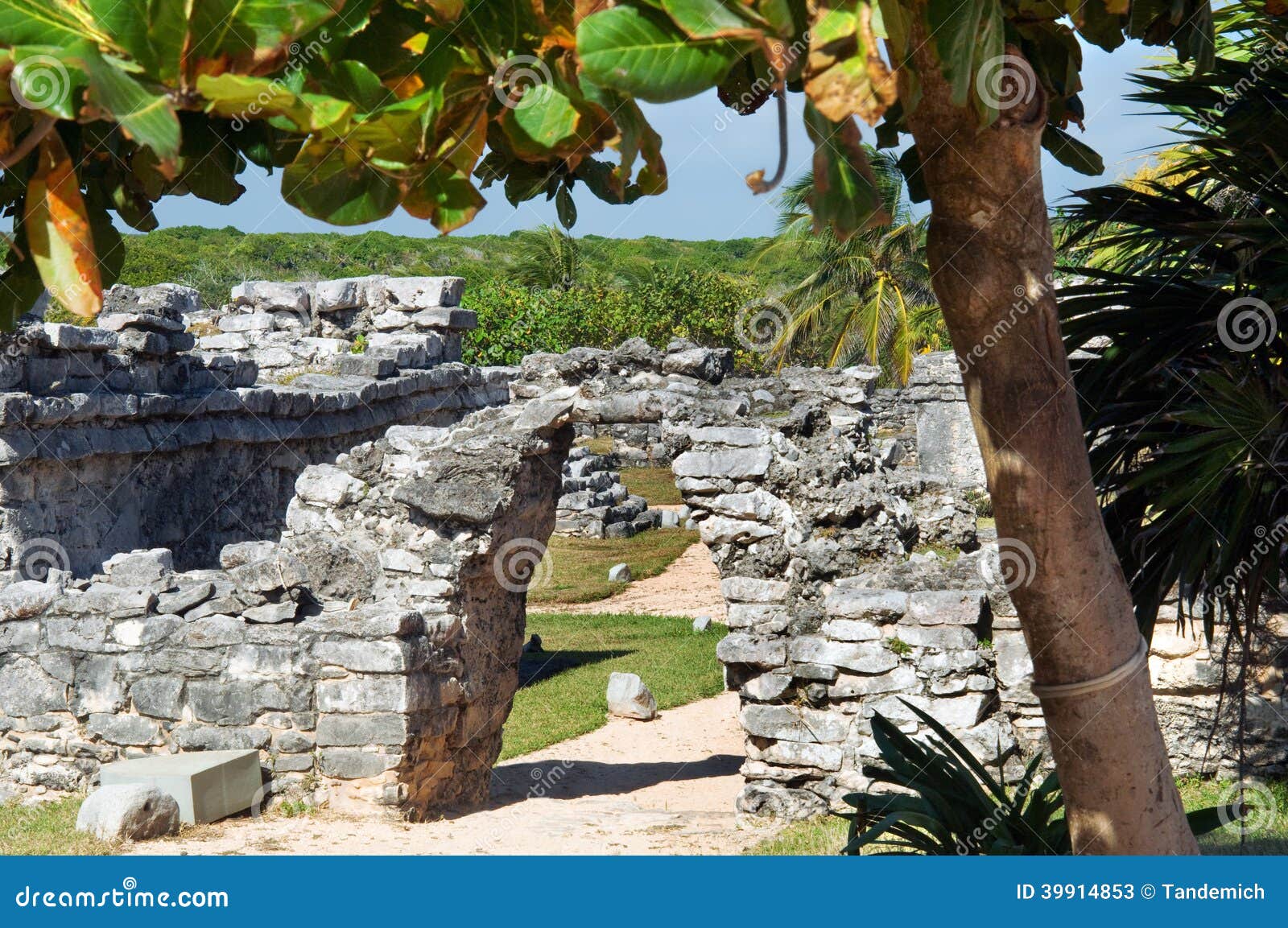Mayan Pyramid, Tulum, Mexico Stock Image - Image of beach, culture ...