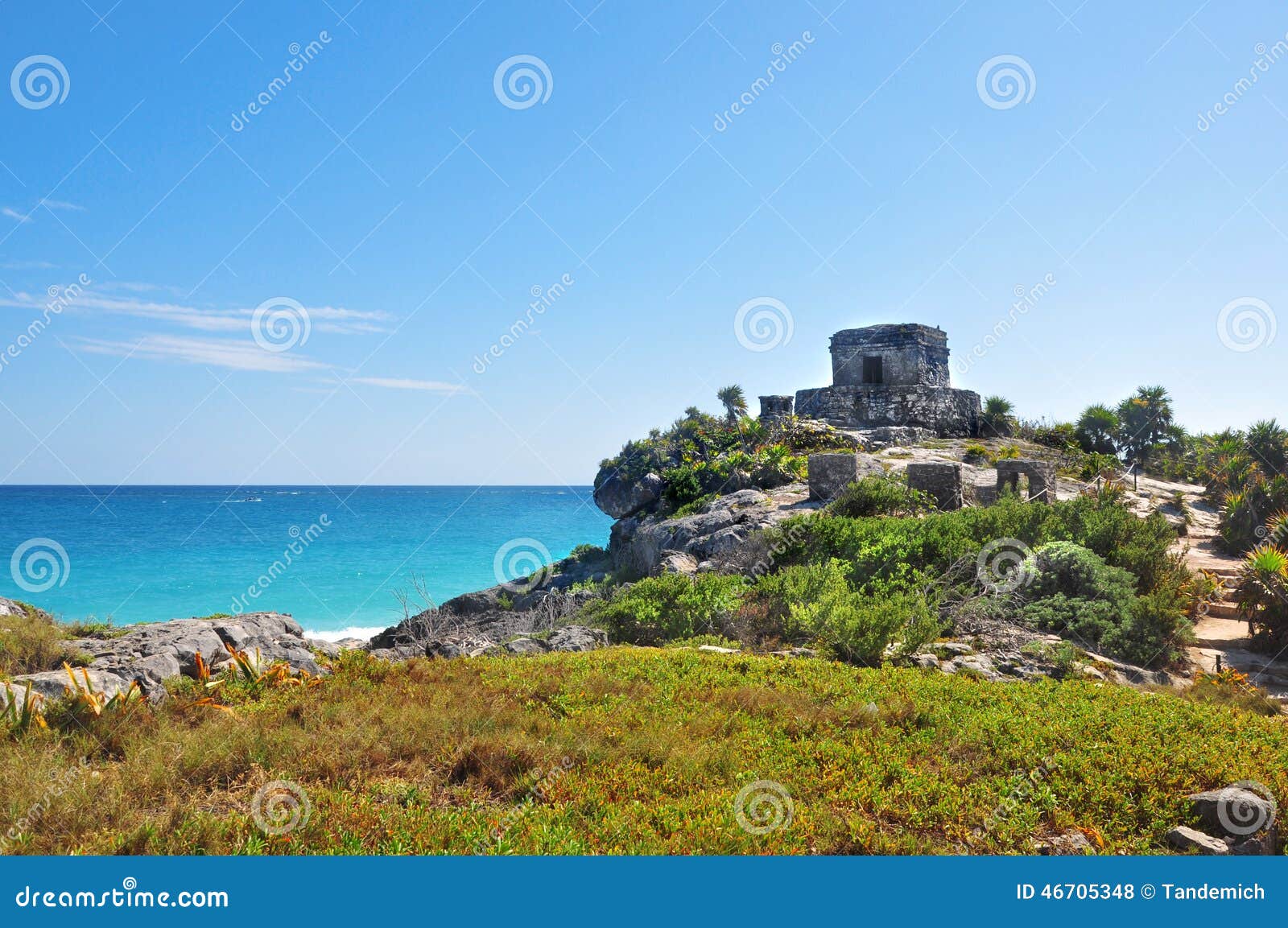 Mayan Pyramid, Tulum, Mexico Stock Photo - Image of cliff, caribbean ...