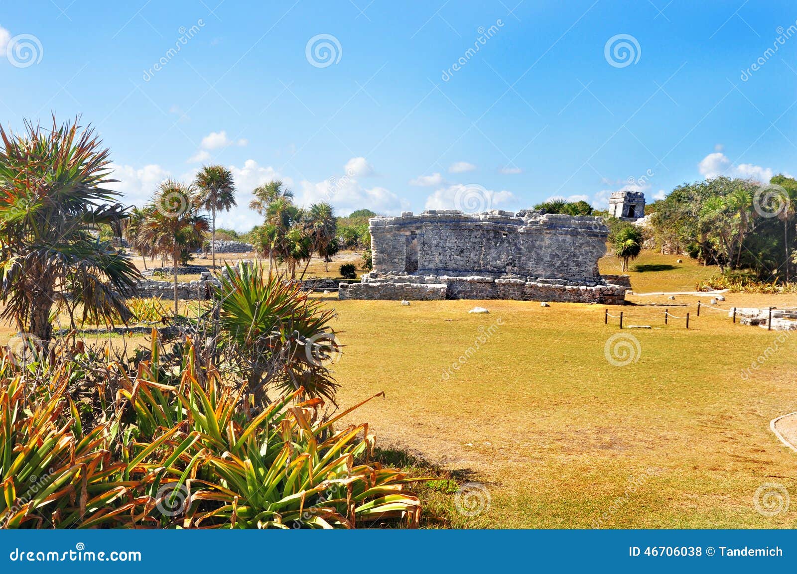 Mayan Pyramid, Tulum, Mexico Stock Photo - Image of mayan, historical ...