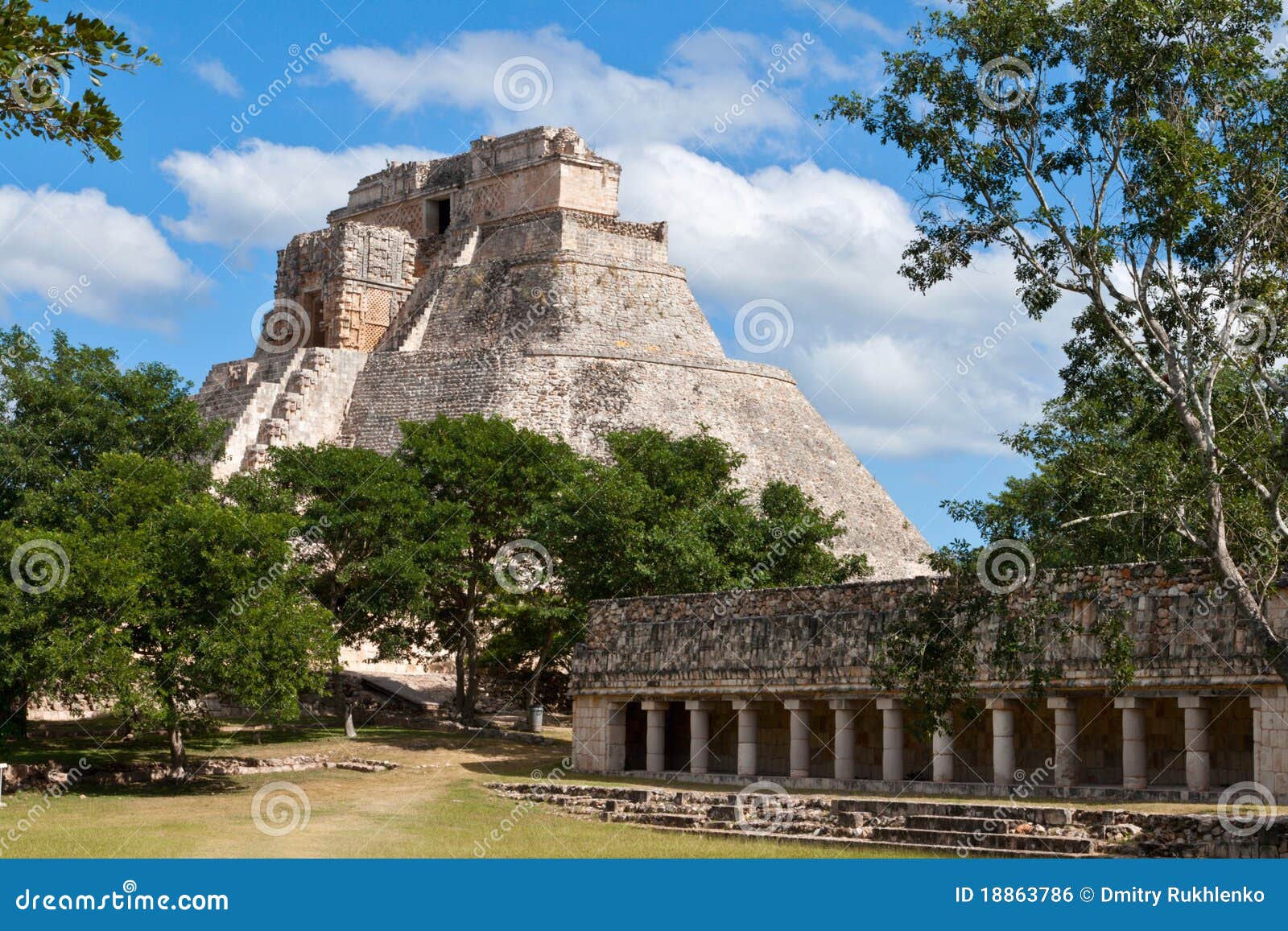 Mayan Pyramid in Uxmal, Mexico Stock Photo - Image of stone, site: 18863786