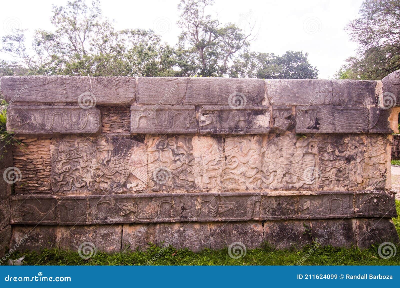 Mayan Structures in Chichen Itza Stock Image - Image of symbols, itza ...