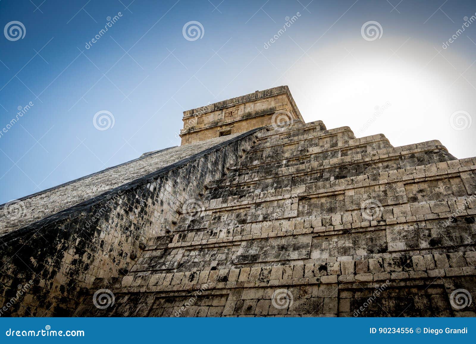 Mayan Temple Pyramid of Kukulkan - Chichen Itza, Yucatan, Mexico Stock ...