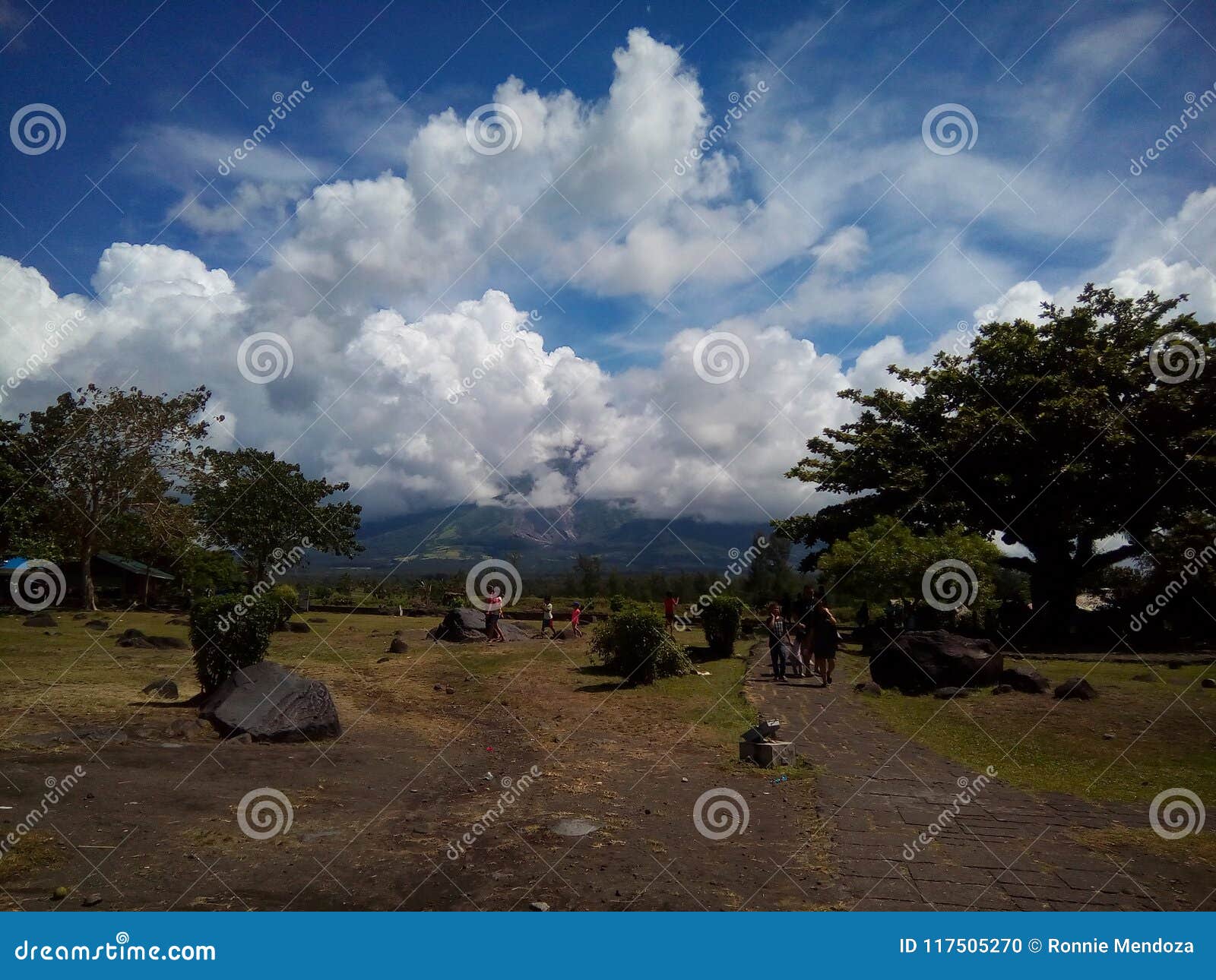 Mayon редакционное изображение. изображение насчитывающей вулкан ...