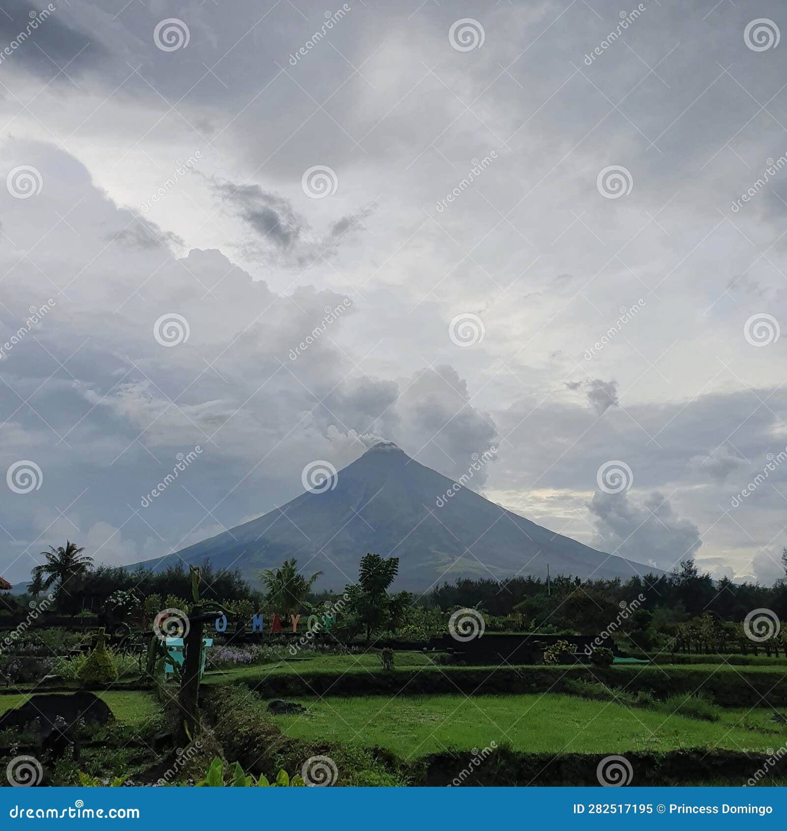 Mayon stock image. Image of mountain, tree, horizon - 282517195