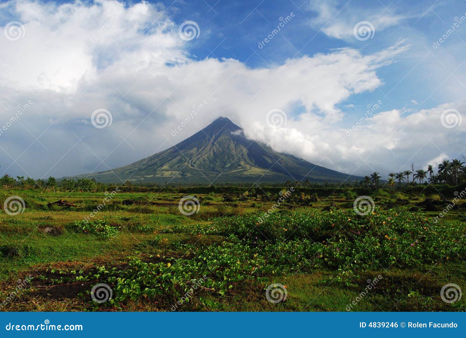 Mayon Volcano stock photo. Image of holidays, mountain - 4839246
