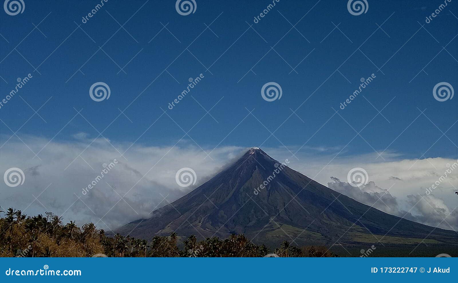 Mayon Volcano stock image. Image of aesthetic, relaxing - 173222747