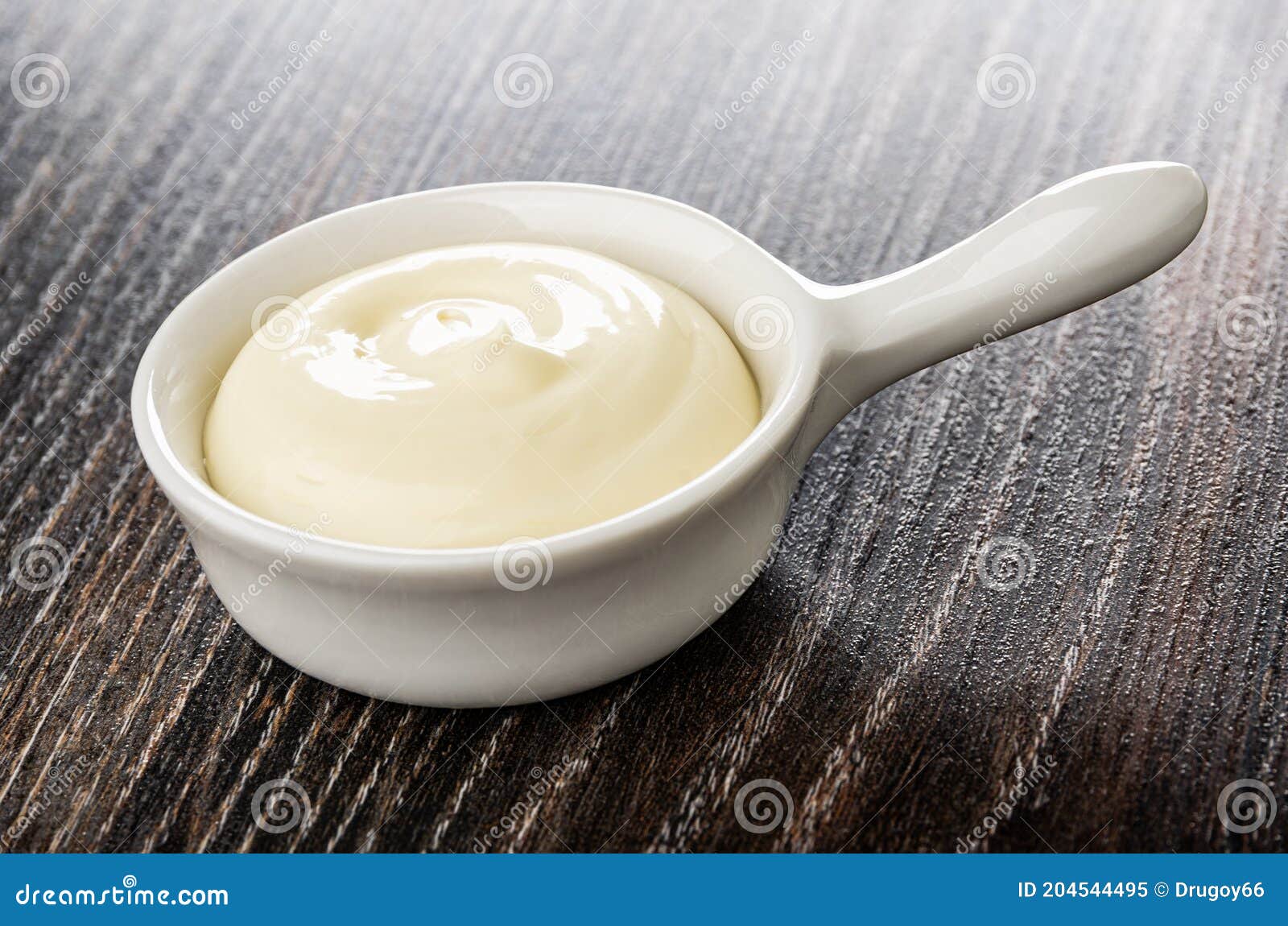 Mayonesa En Bote De Salsa Con Mango En Mesa De Madera Imagen de archivo ...