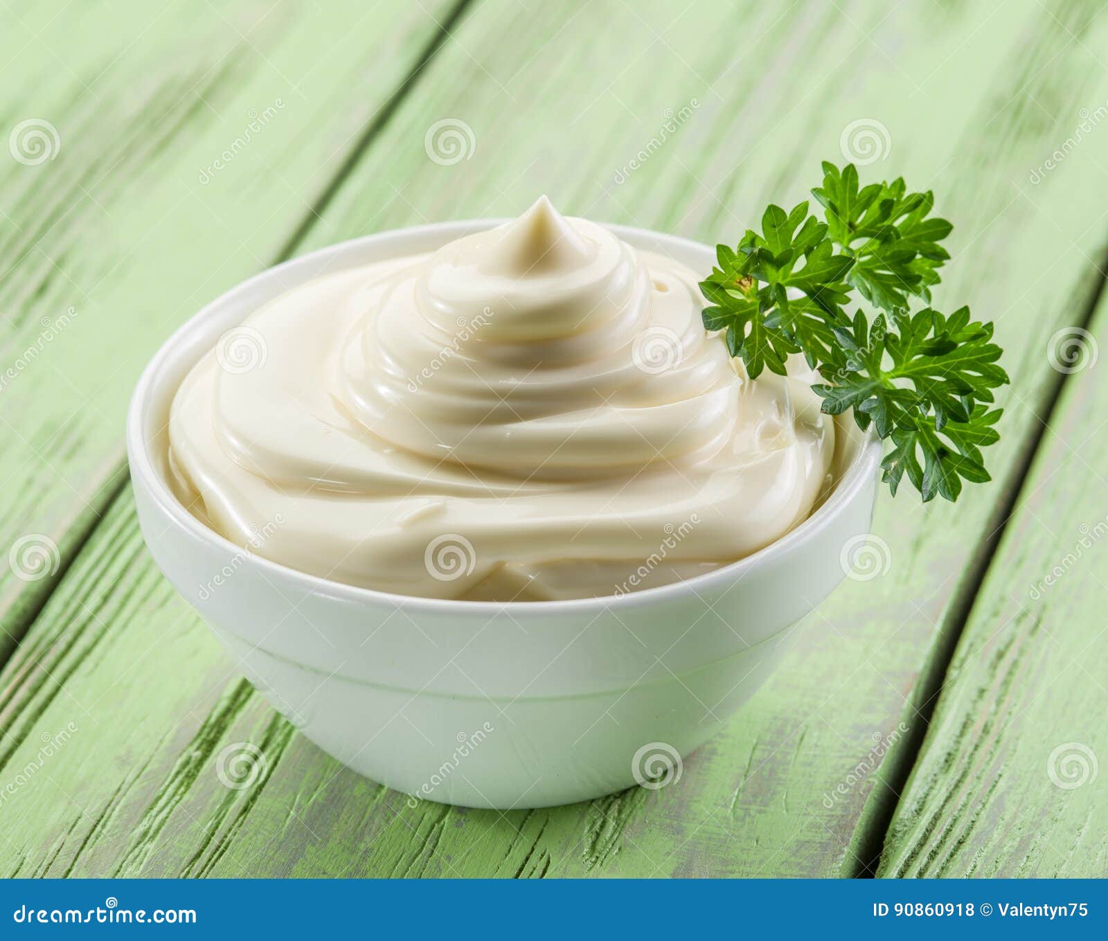 Mayonesa Natural En El Cuenco Blanco Foto de archivo - Imagen de mayo ...