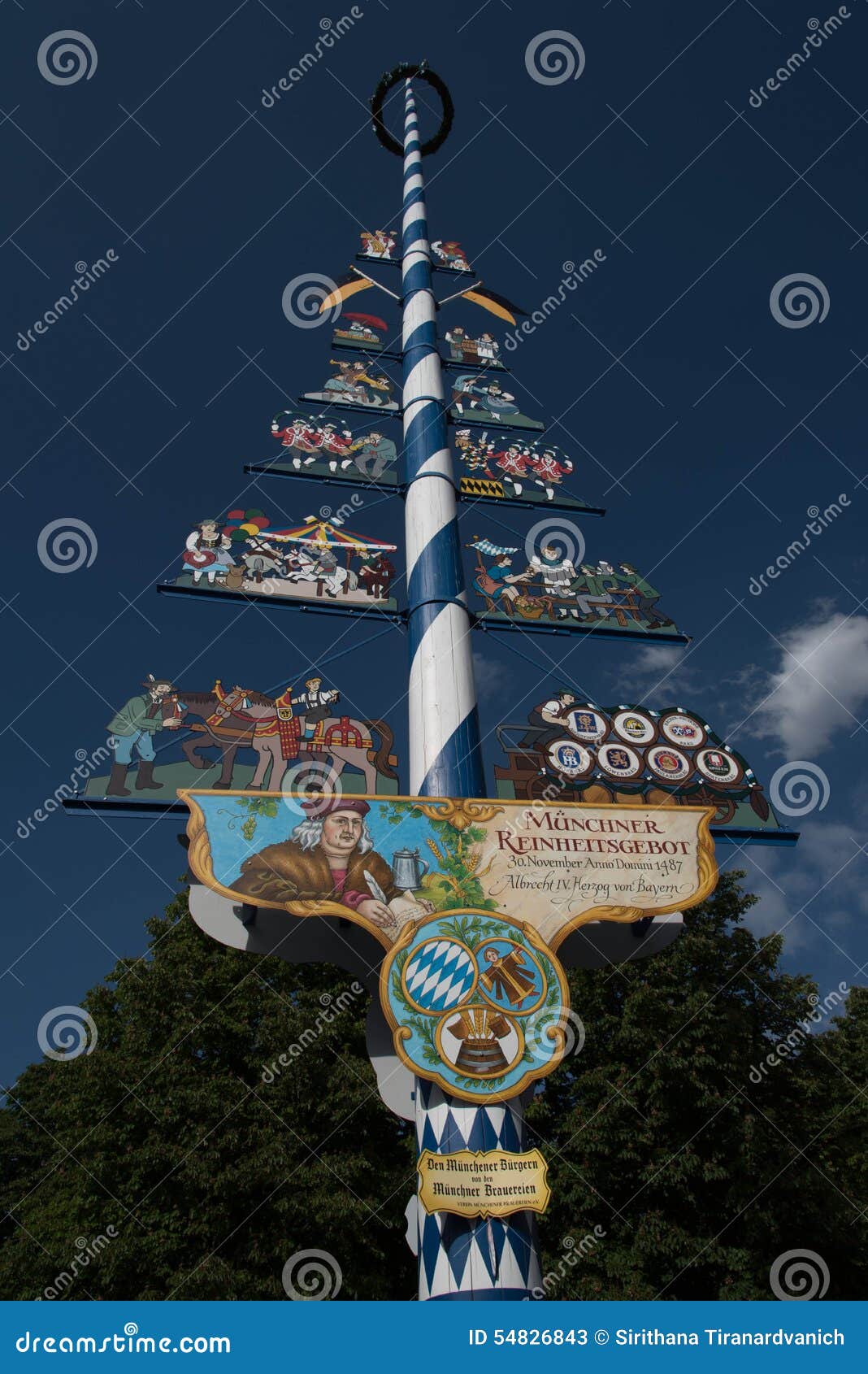 Maypole at the Viktualienmarkt Editorial Stock Photo - Image of sign ...