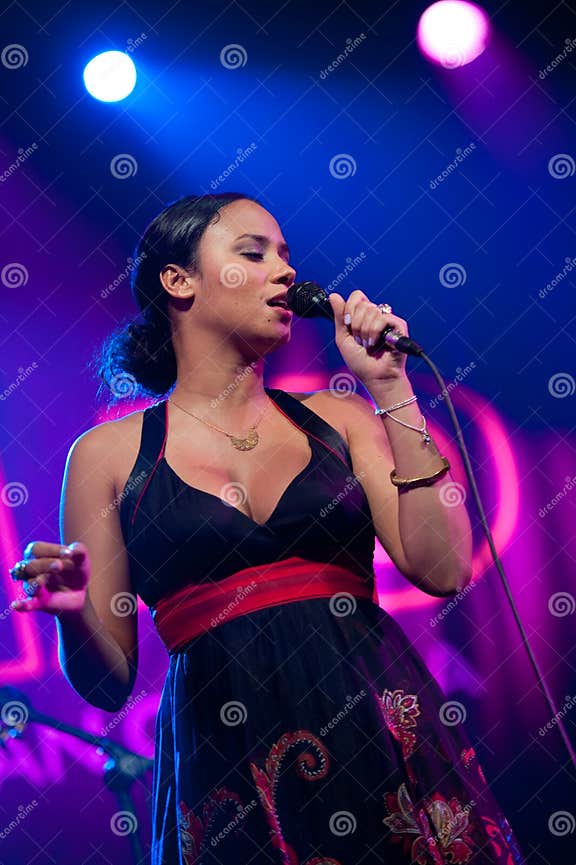 Mayra Andrade editorial image. Image of entertainment - 17156180