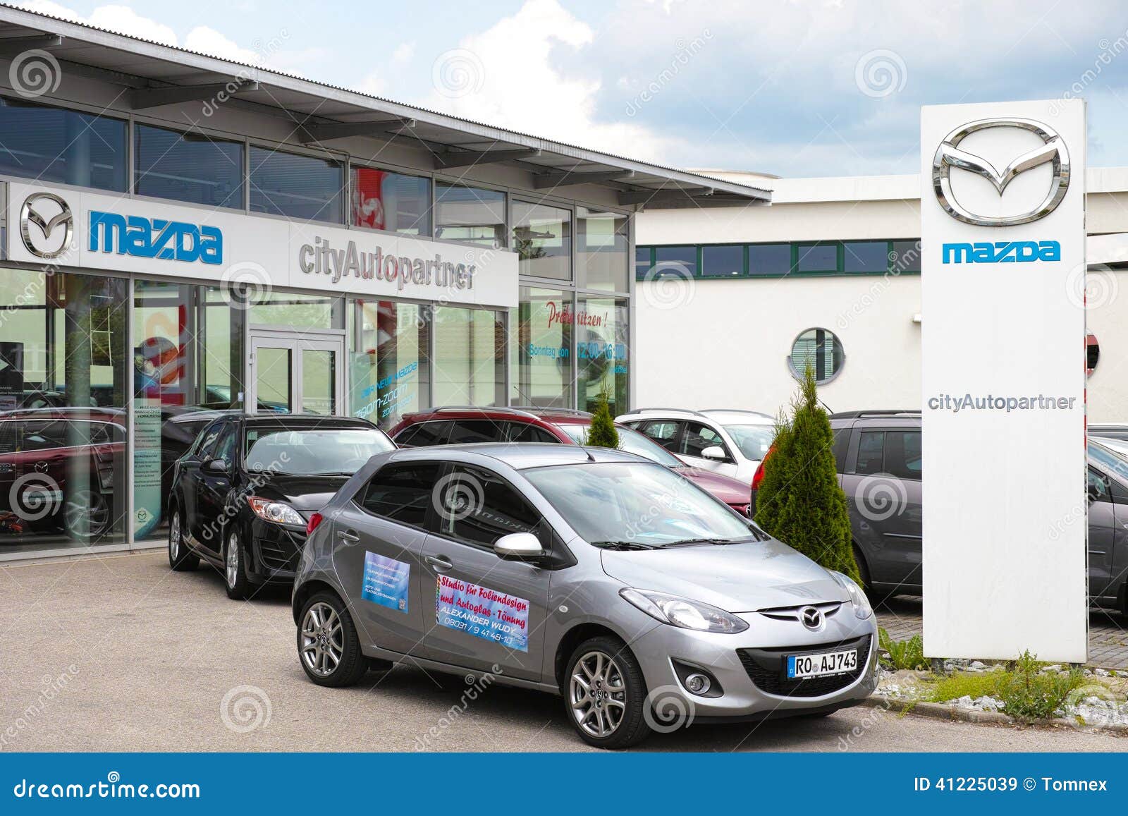 Mazda dealership editorial stock image. Image of copyspace - 41225039