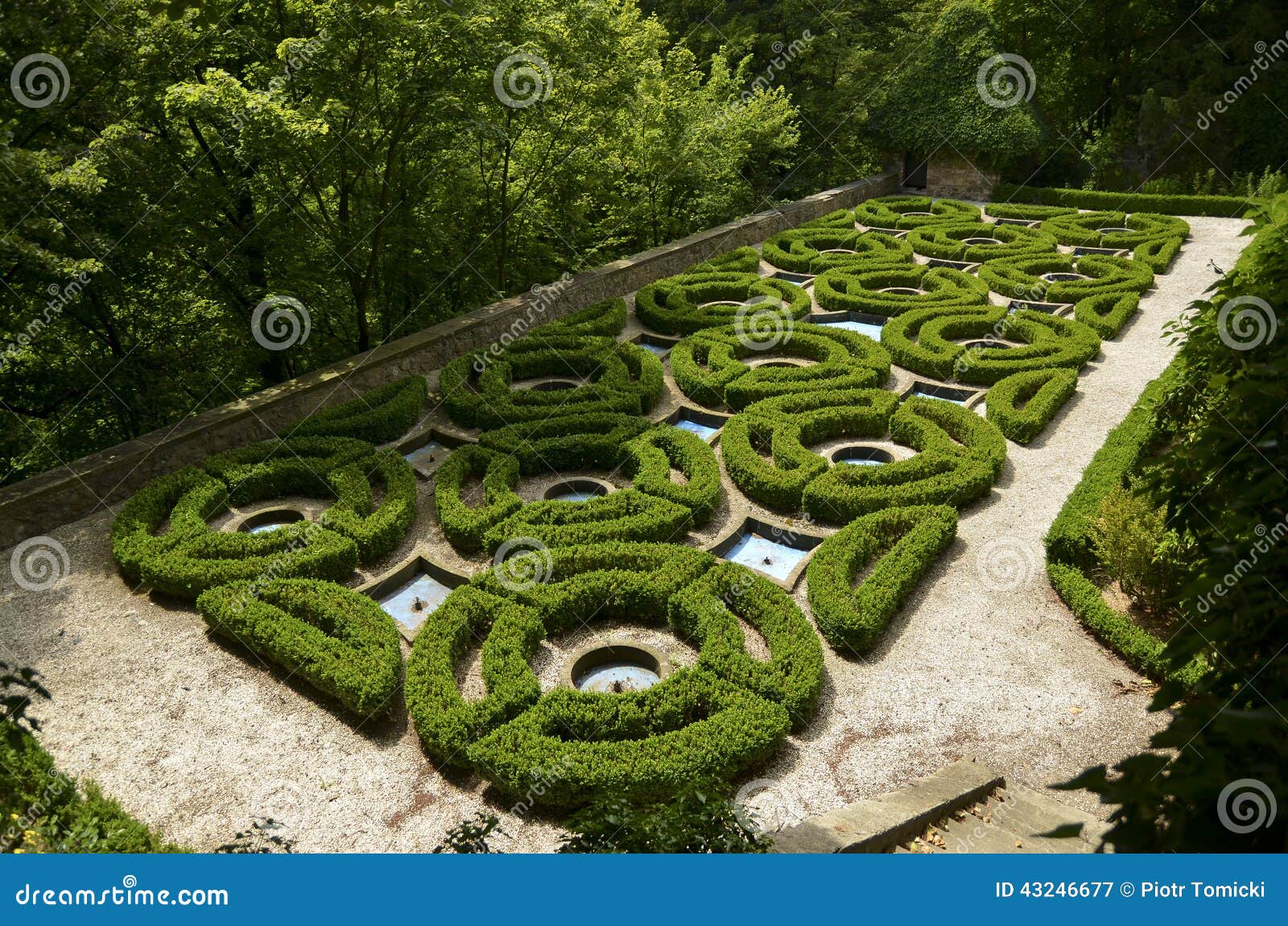 A Maze in the Castle Garden Stock Image - Image of labyrinth, view ...