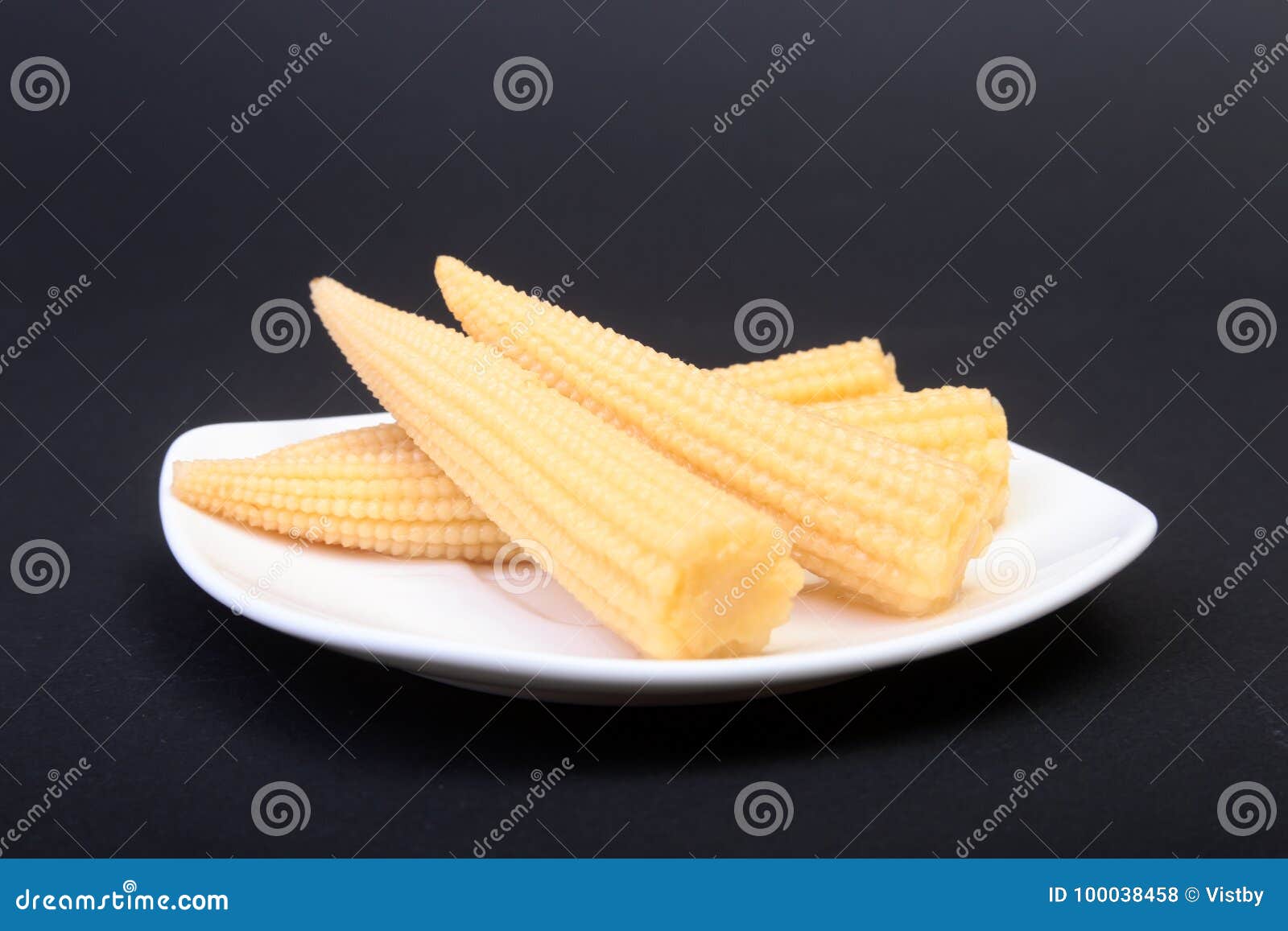 Mazorca De Mini Corn Preservada En La Placa En El Tablero De Madera ...