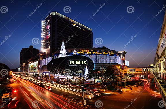 MBK Center at night editorial stock photo. Image of traffic - 20567108