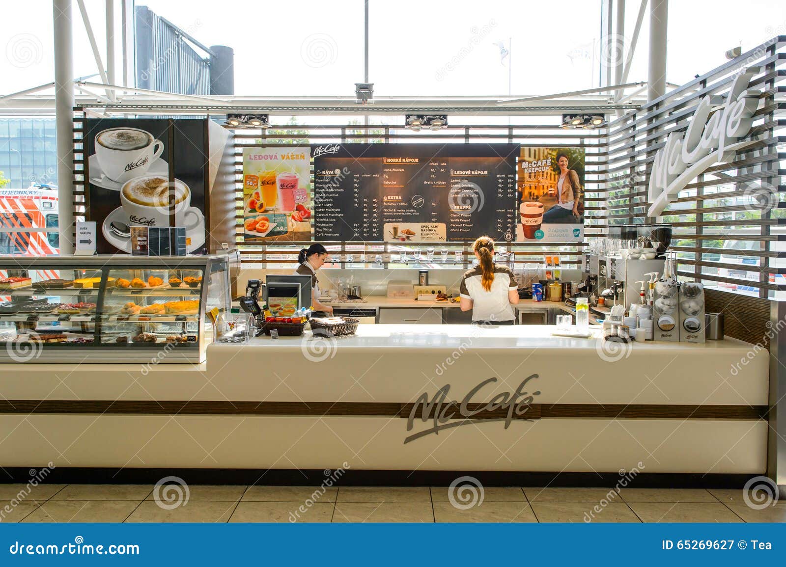 McCafe内部 图库摄影片. 图片 包括有 民用, 乘客, 布拉格, 欧洲, 浓咖啡, 室内, 行程, 社论 - 65269627