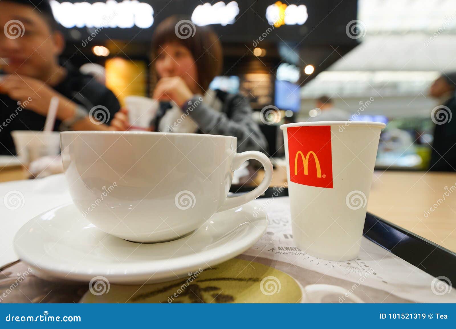 McCafe image stock éditorial. Image du cafétéria, intérieur - 101521319