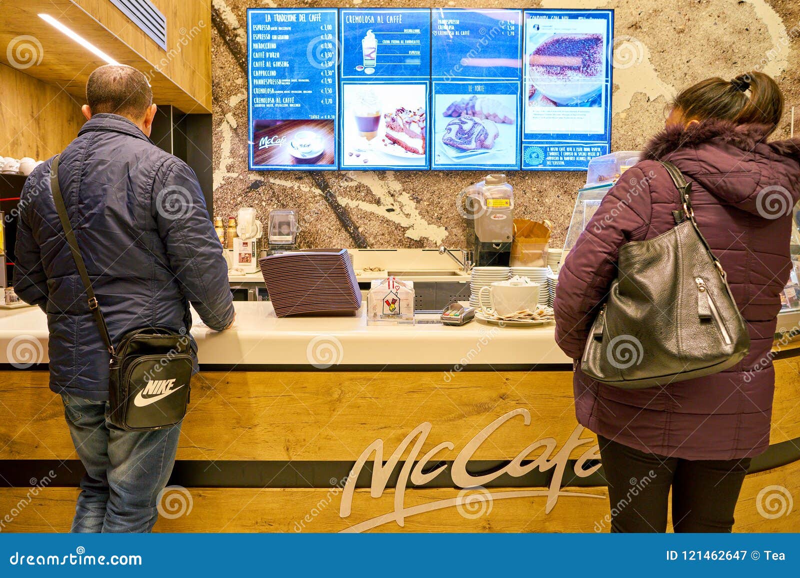 McCafe redaktionelles stockfotografie. Bild von system - 121462647