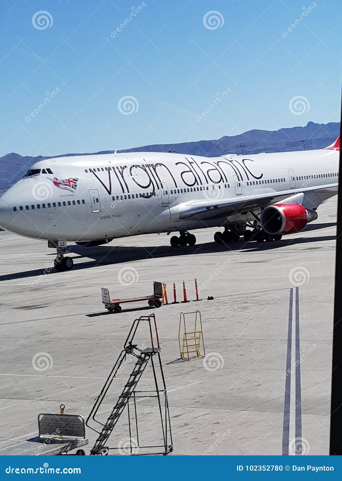 Ruby Tuesday Virgin Plane editorial image. Image of mccarran - 102352780