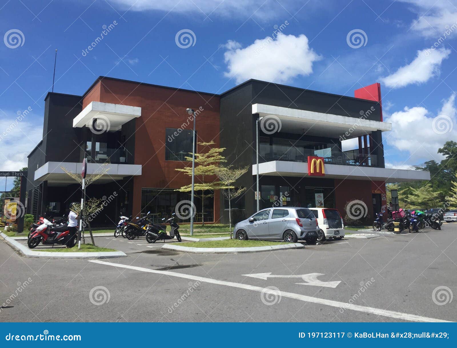 McDonalds Fast Food Restaurant In The Rain Front Entrance - Columbia ...