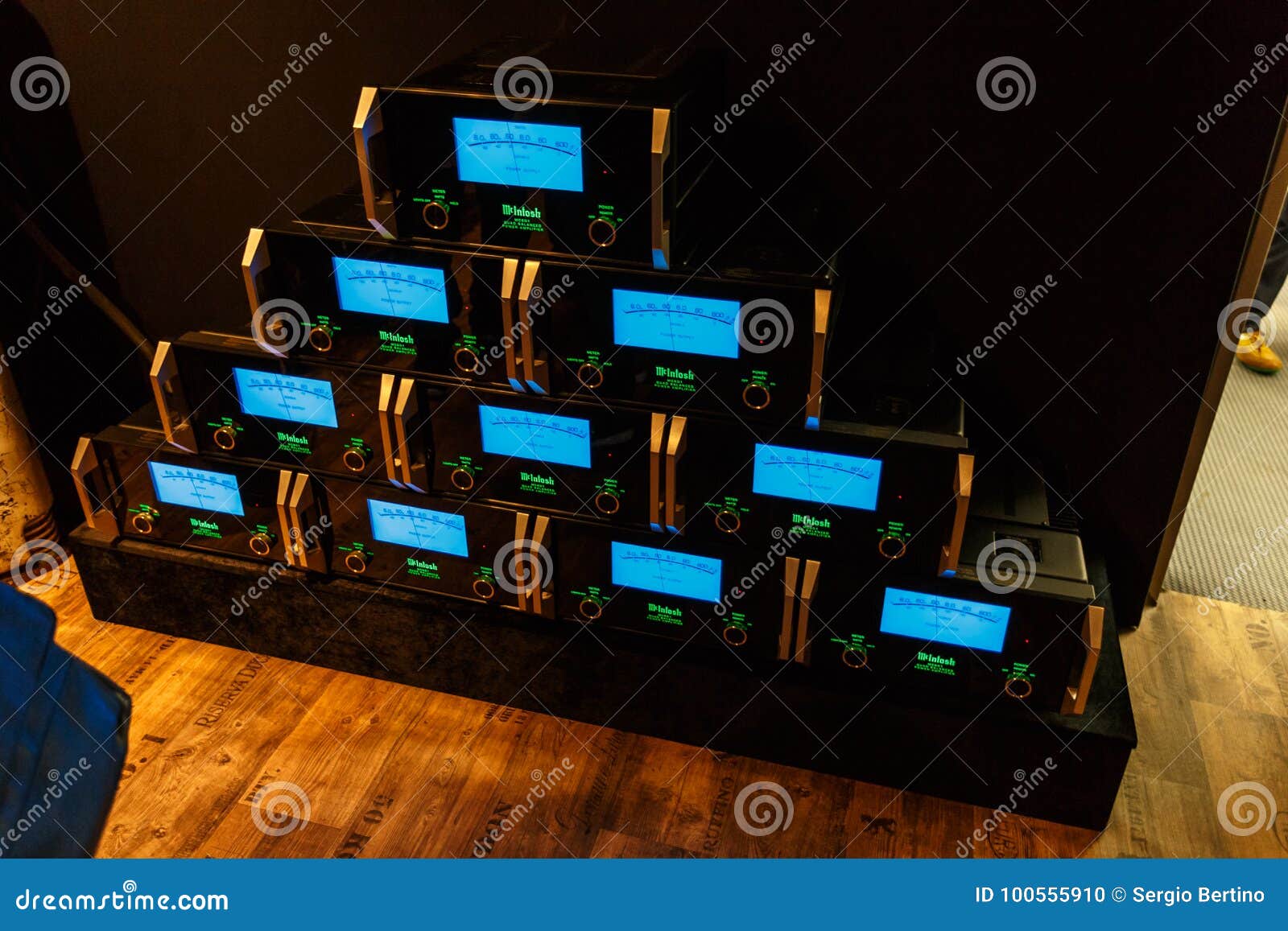 McIntosh audio amplifiers editorial image. Image of famous - 100555910