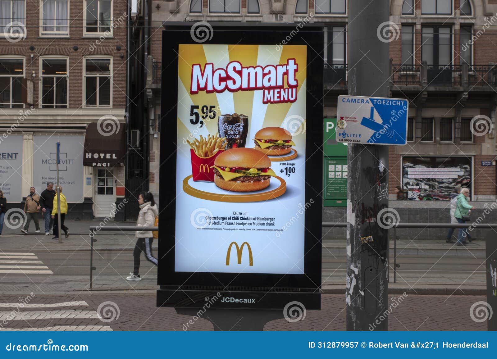 Mcsmart Mcdonalds En Amsterdam the Netherlands 2132024 Fotografía ...