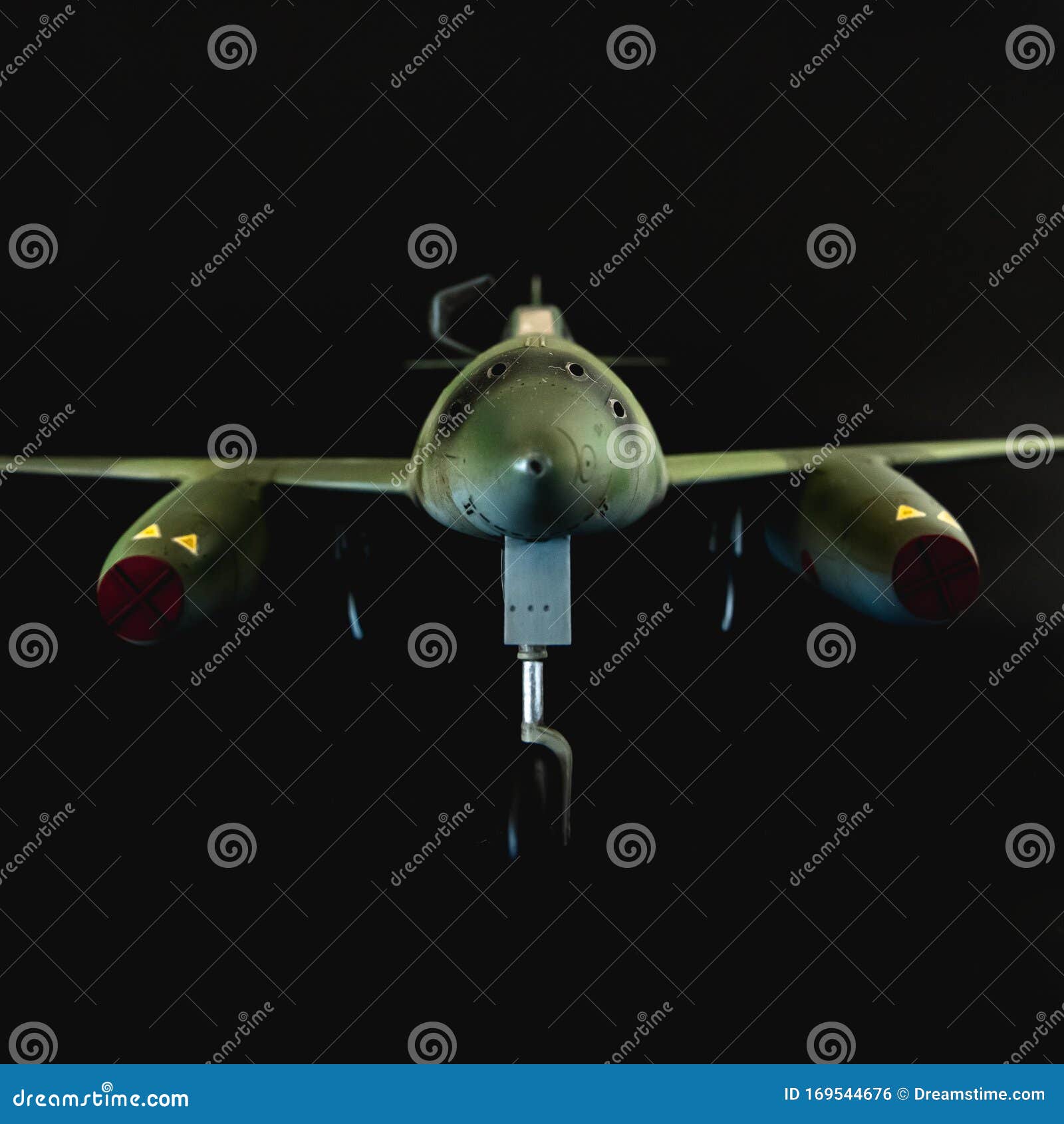 ME-262 MODEL 2WW AIRPLANE editorial photo. Image of second - 169544676