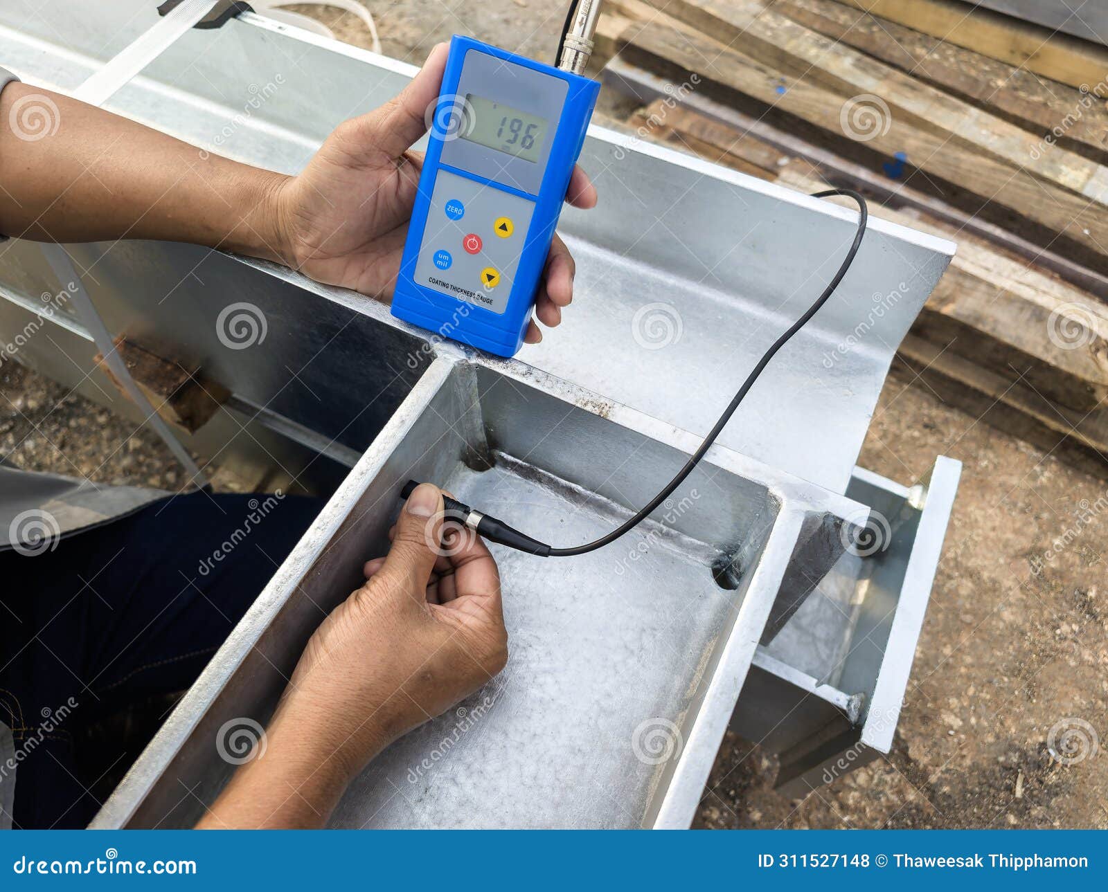 Measure the Coating Thickness Galvanized with a Coating Thickness Gauge ...