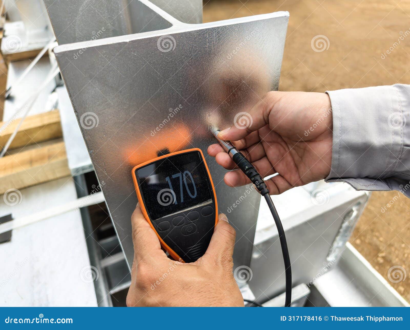 Measure the Coating Thickness Galvanized with a Coating Thickness Gauge ...