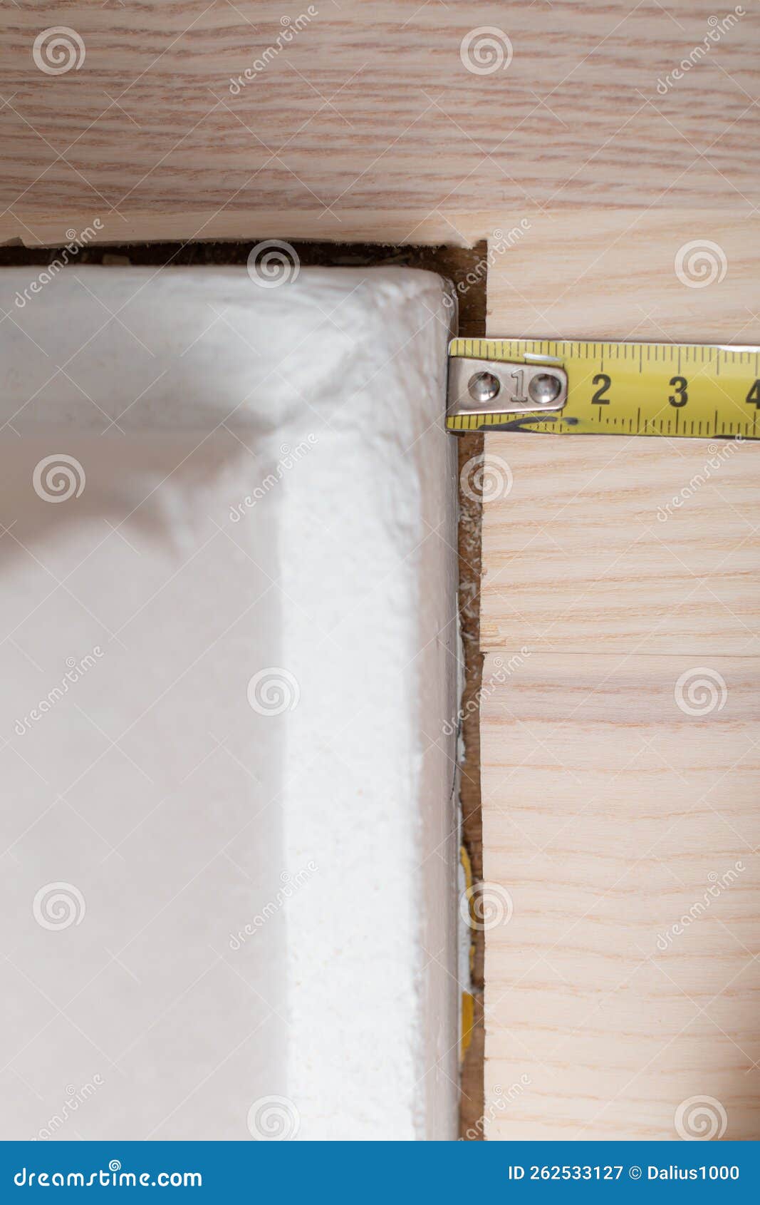 Measure Floor Length with Ruler - Laying Laminate Click Floor Stock ...