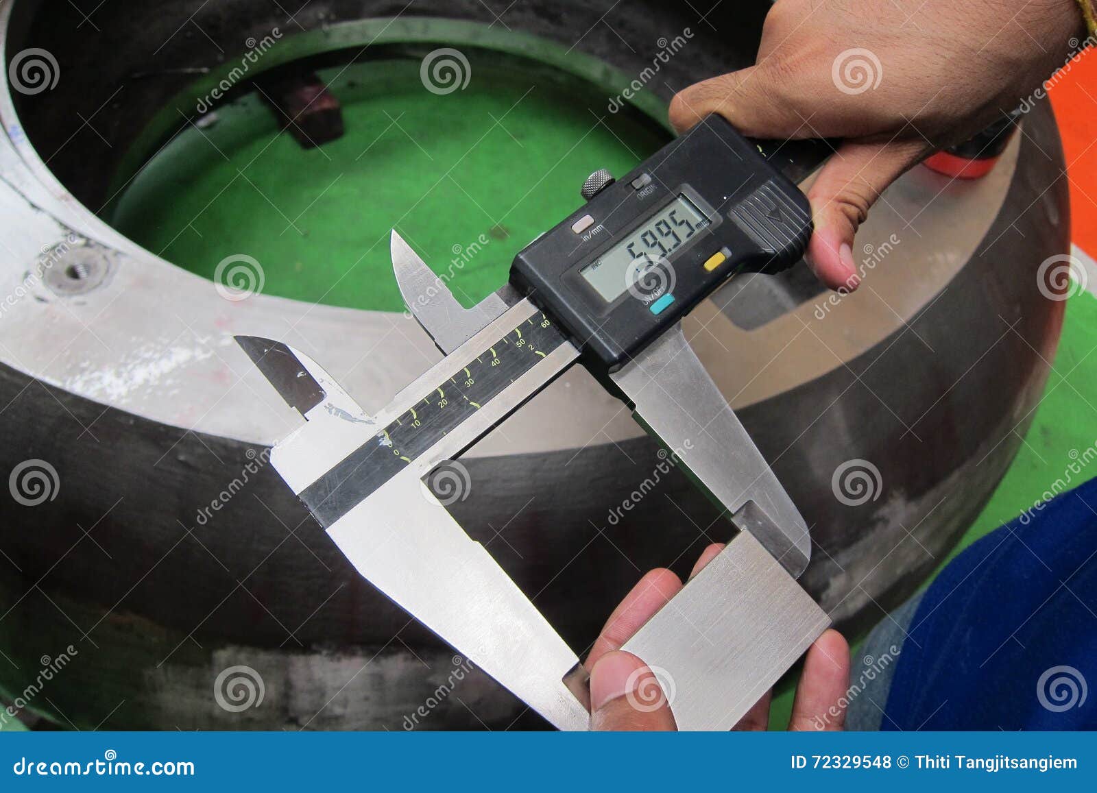 Measure by vernier stock photo. Image of engineer, education - 72329548