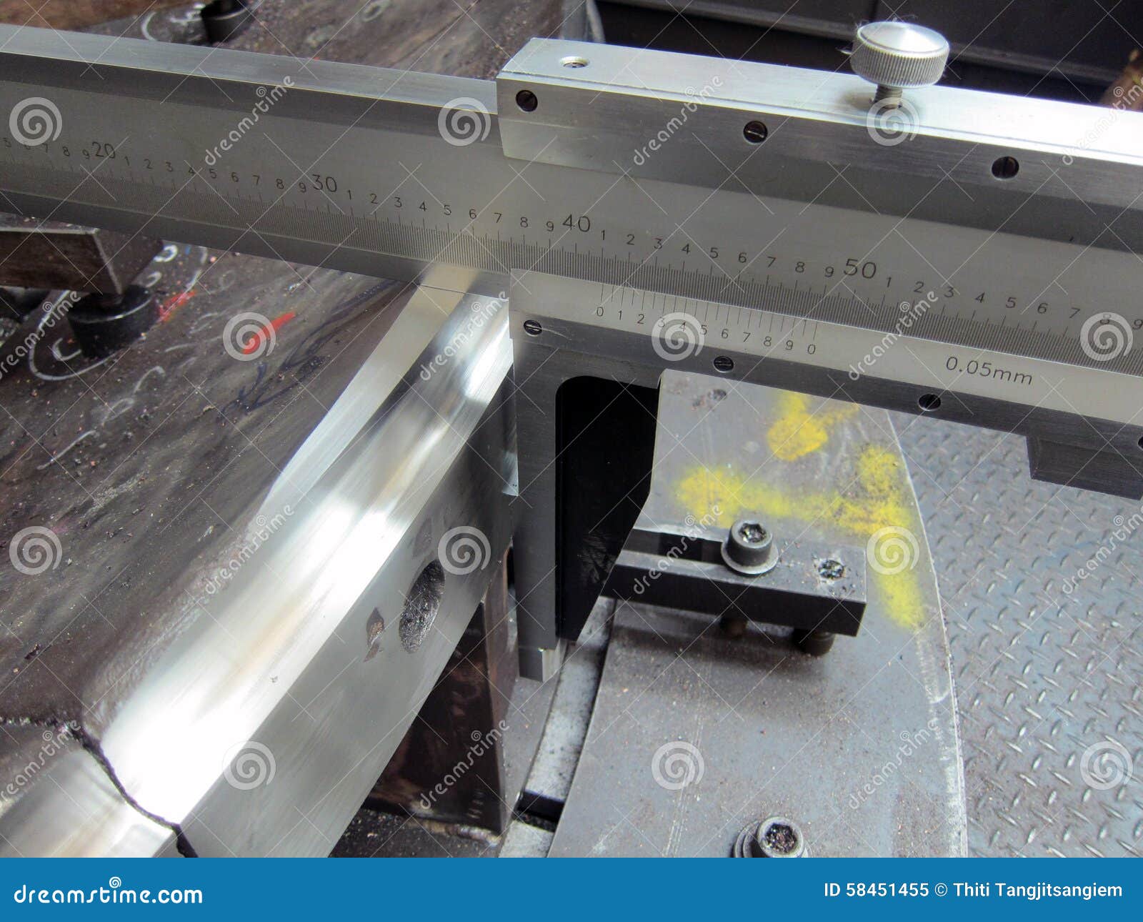 Measure by vernier stock image. Image of education, instrument - 58451455