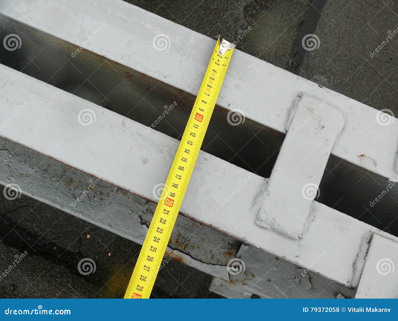 Measurement of the Dimensions of Metal Structures on the Roof Stock ...