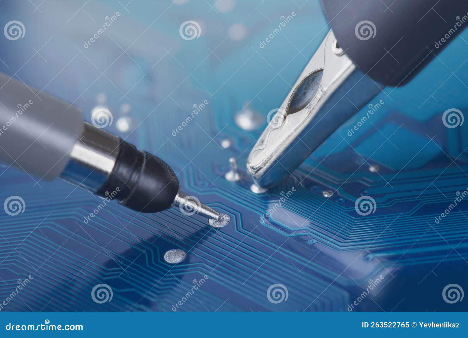 Measuring Electronic Signal Using Oscilloscope on the PCB. Electronics ...