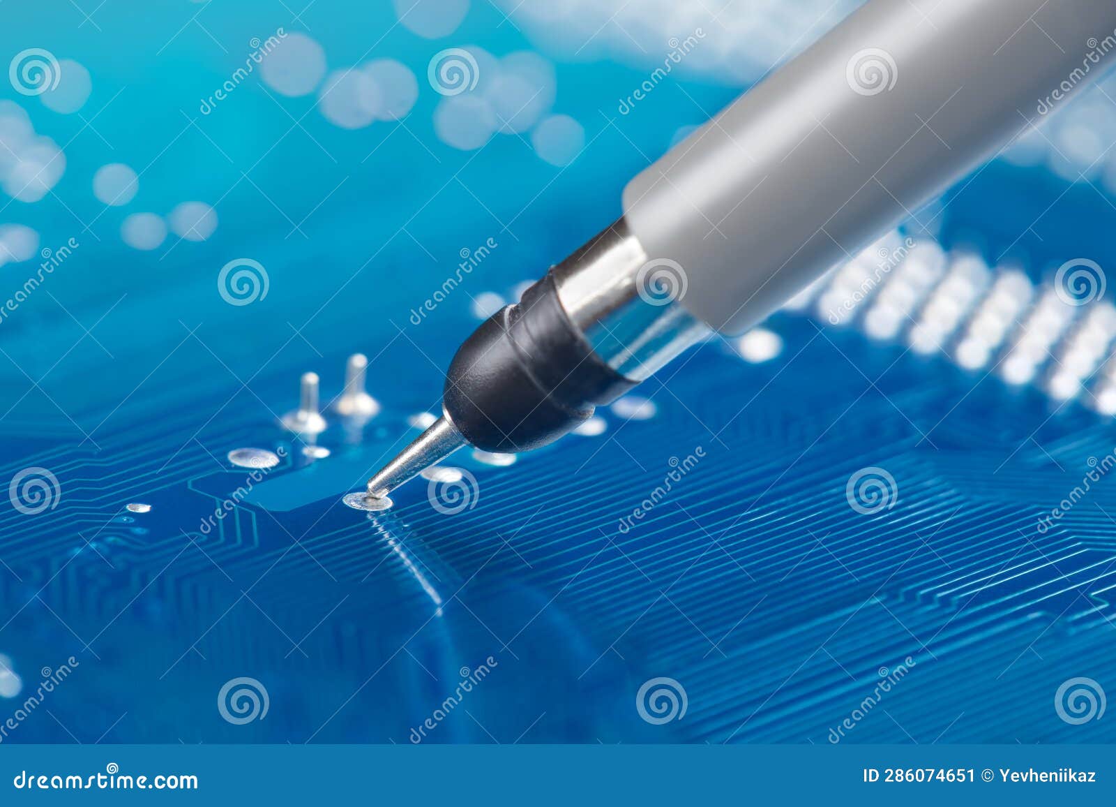 Measuring Electronic Signal Using Oscilloscope on the PCB. Electronics ...