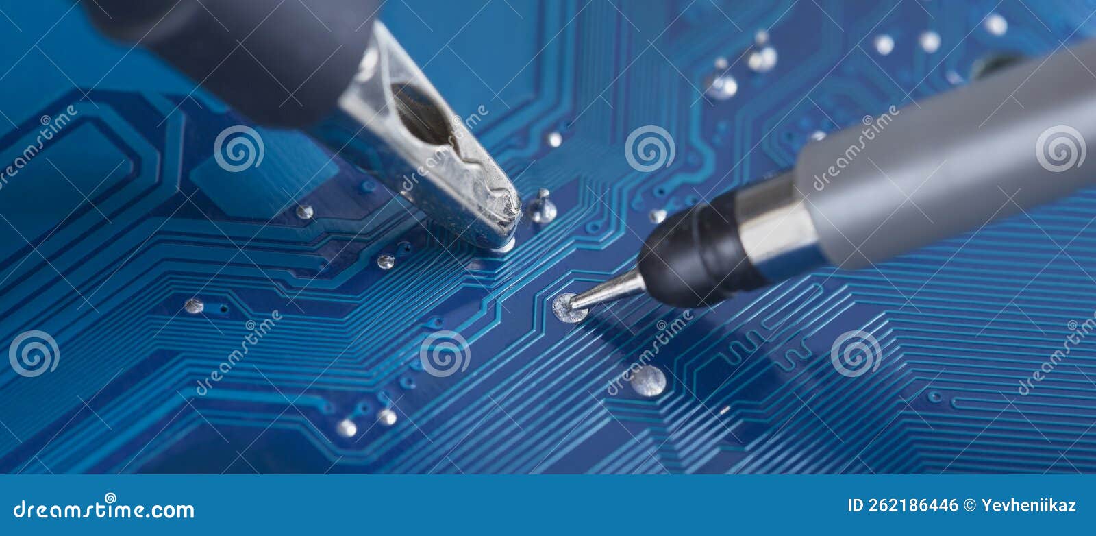 Measuring Electronic Signal Using Oscilloscope on the PCB. Electronics ...