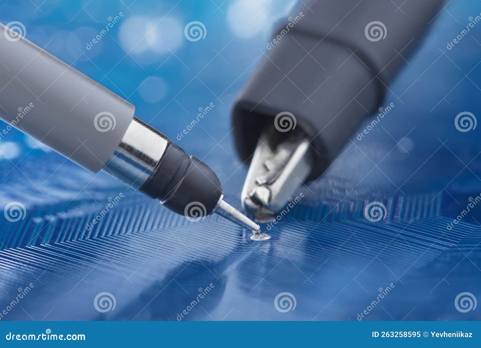 Measuring Electronic Signal Using Oscilloscope on the PCB. Electronics ...