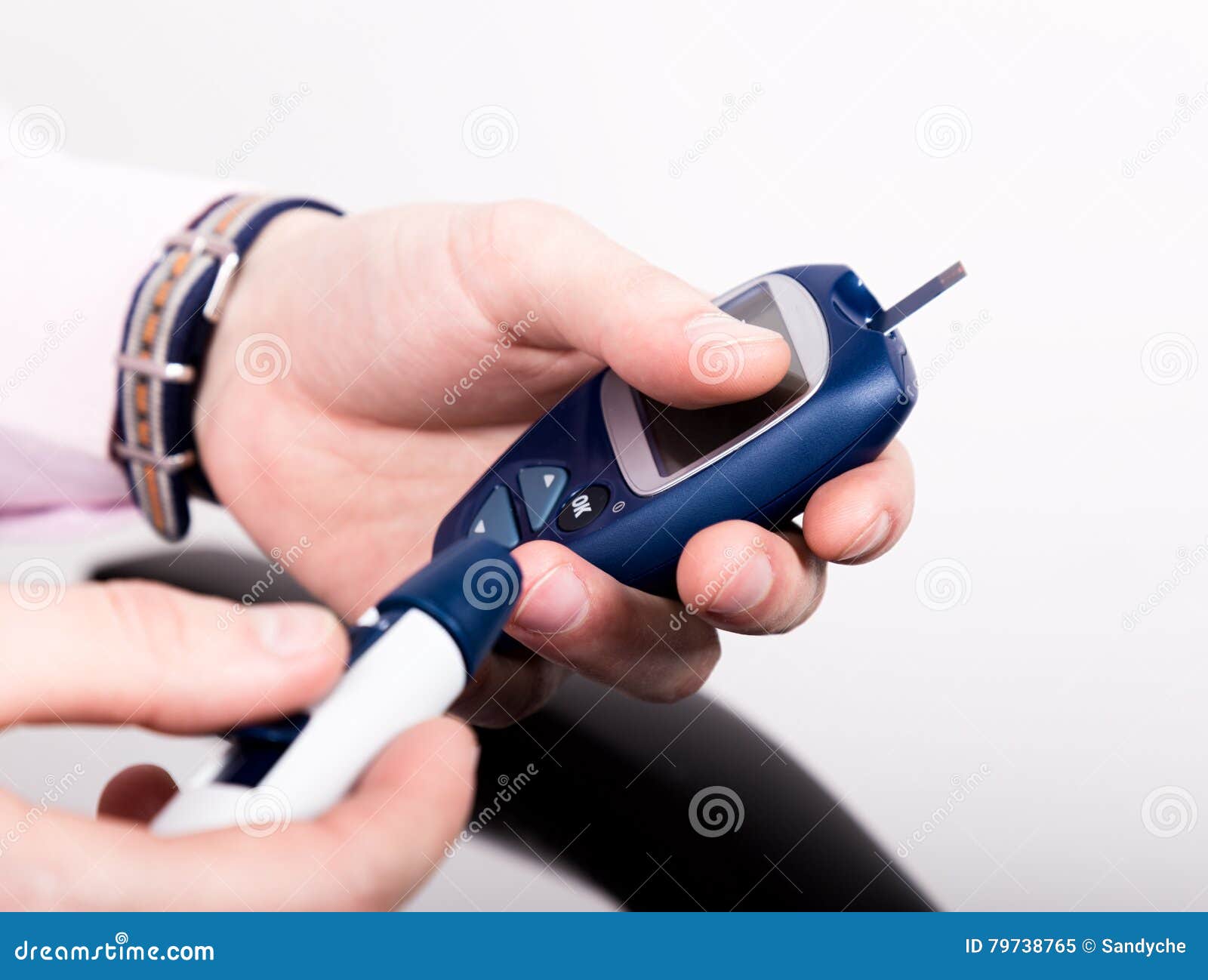 Measuring Glucose Level Blood Test Using Ultra Mini Glucometer and ... Measuring Glucose Level Blood Test Using Ultra Mini Glucometer and ...