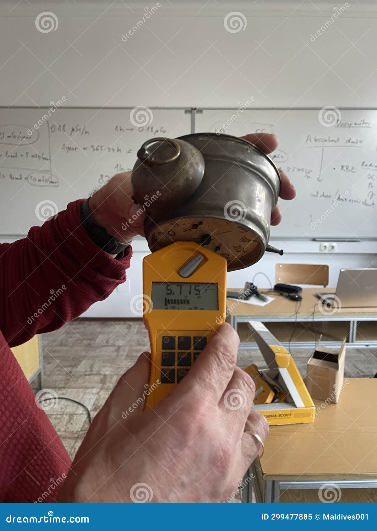 Measuring Nuclear Radiation Stock Image - Image of tool, health: 299477885