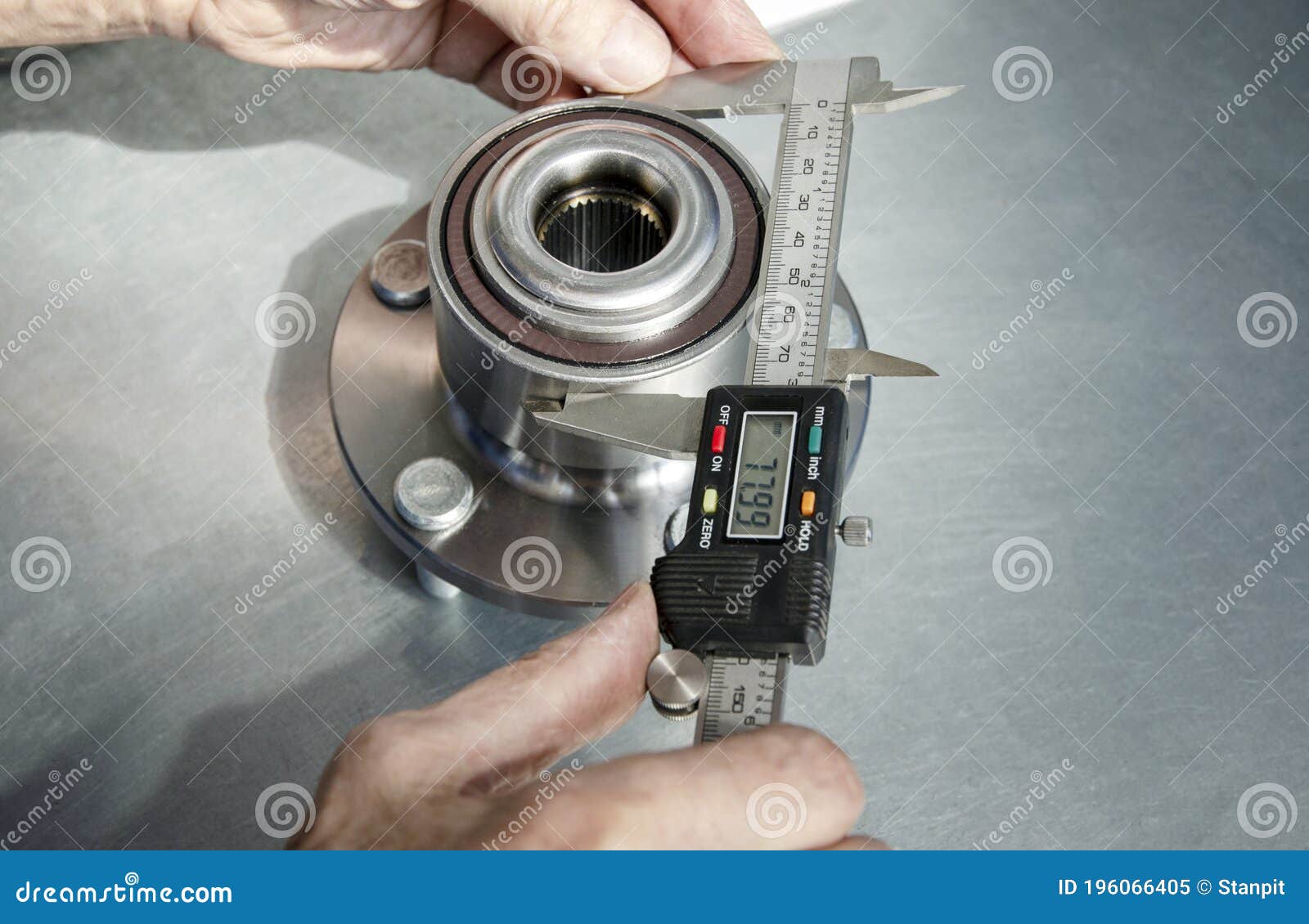 Measurement of Physical Parameters of the Hub Stock Image - Image of ...